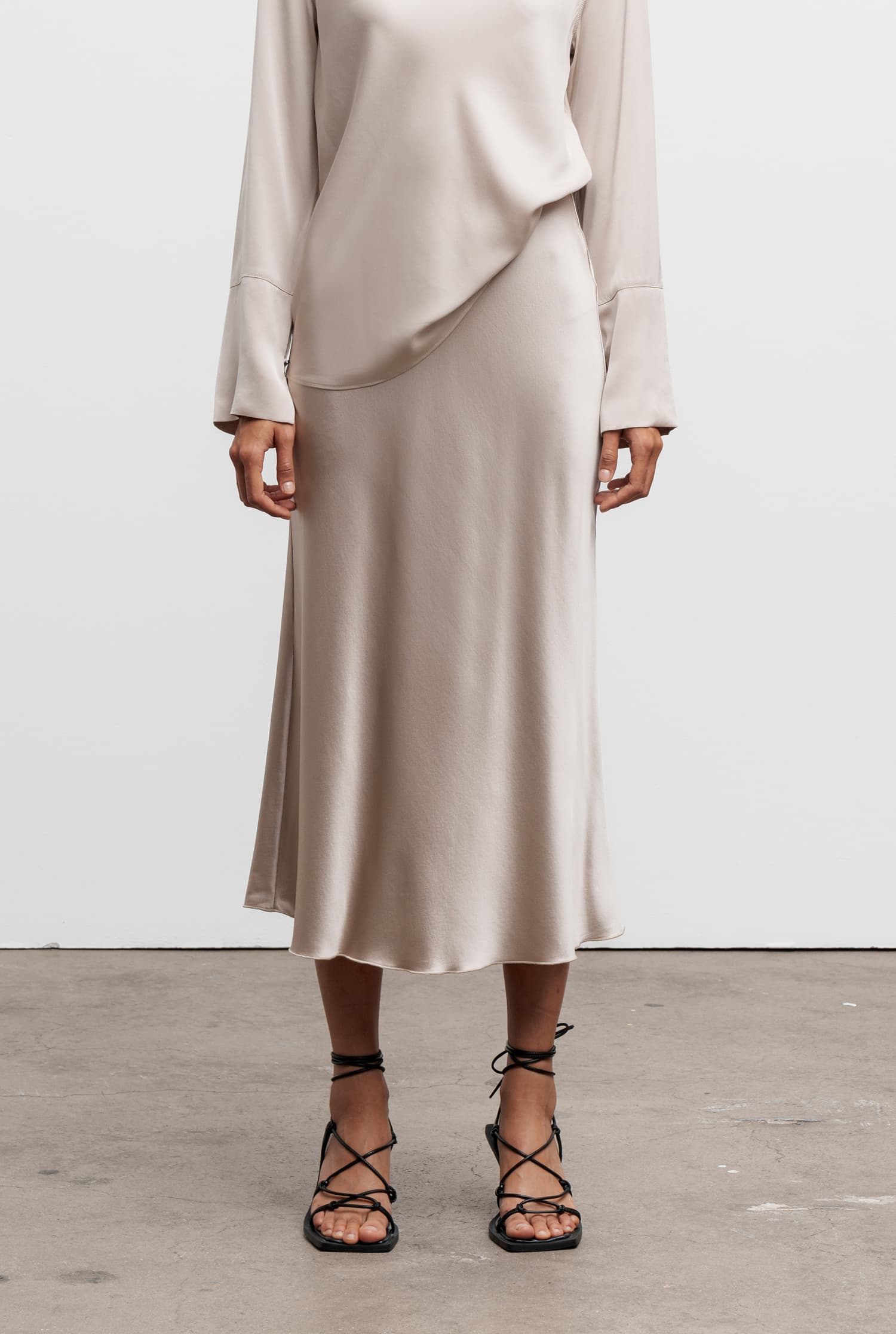 Hana satin silk skirt greige